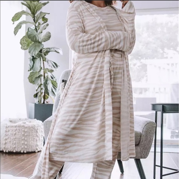 LOFT | Intimates & Sleepwear | Nwt Loft Zebra Print Robe | Poshmark